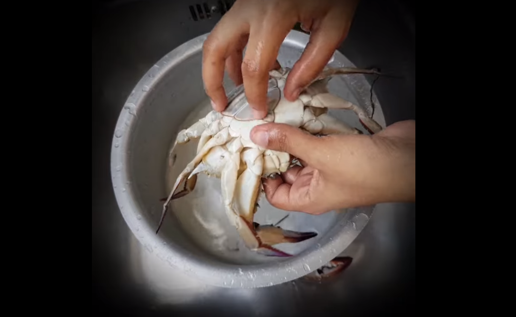 How to clean Crabs? - Lawyer's Life in an Apron